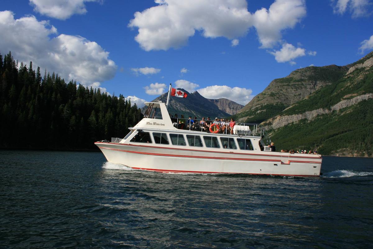 Waterton Shoreline Cruise Co.