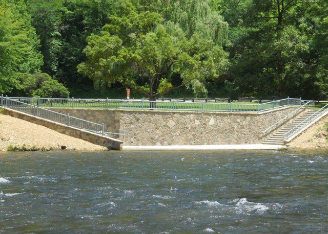 Nantahala River Ferebee Memorial Picnic Area