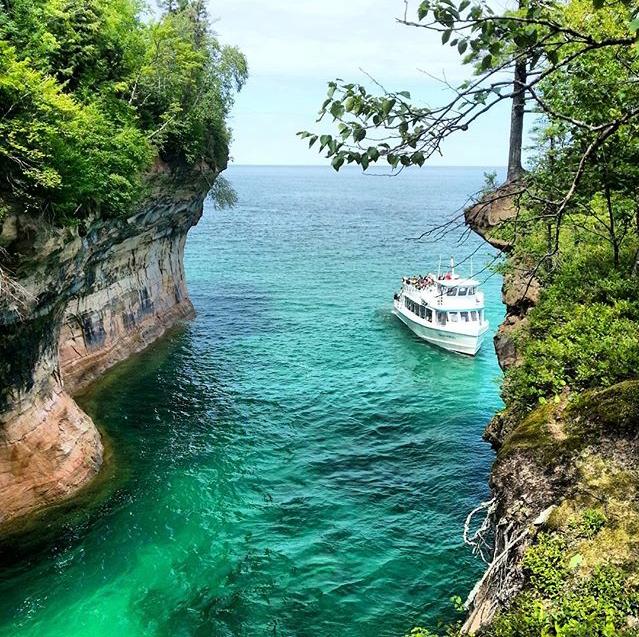 Pictured Rocks Boat Tours Pictured Rocks Boat Tour: A Breathtaking