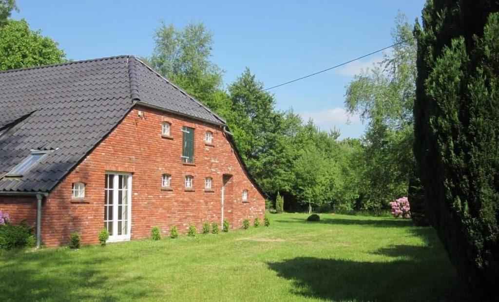 Beautifully Remodeled Farmhouse Pet Policy