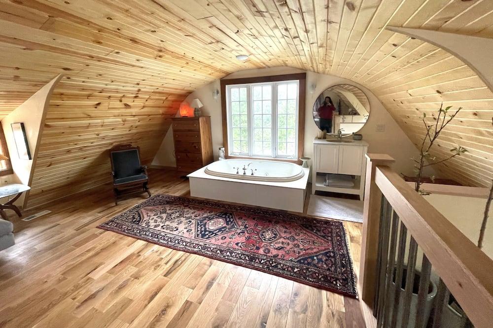 Three Sisters Cottage Barn Retreat Pet Policy