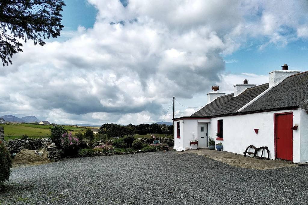 Portnablagh Airbnb Rentals Pet Policy