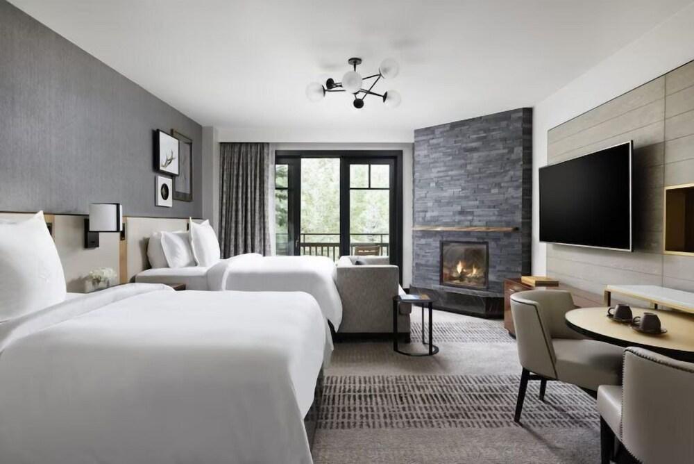 The Four Seasons Vail - Hotel Room With Two Double Beds Pet Policy