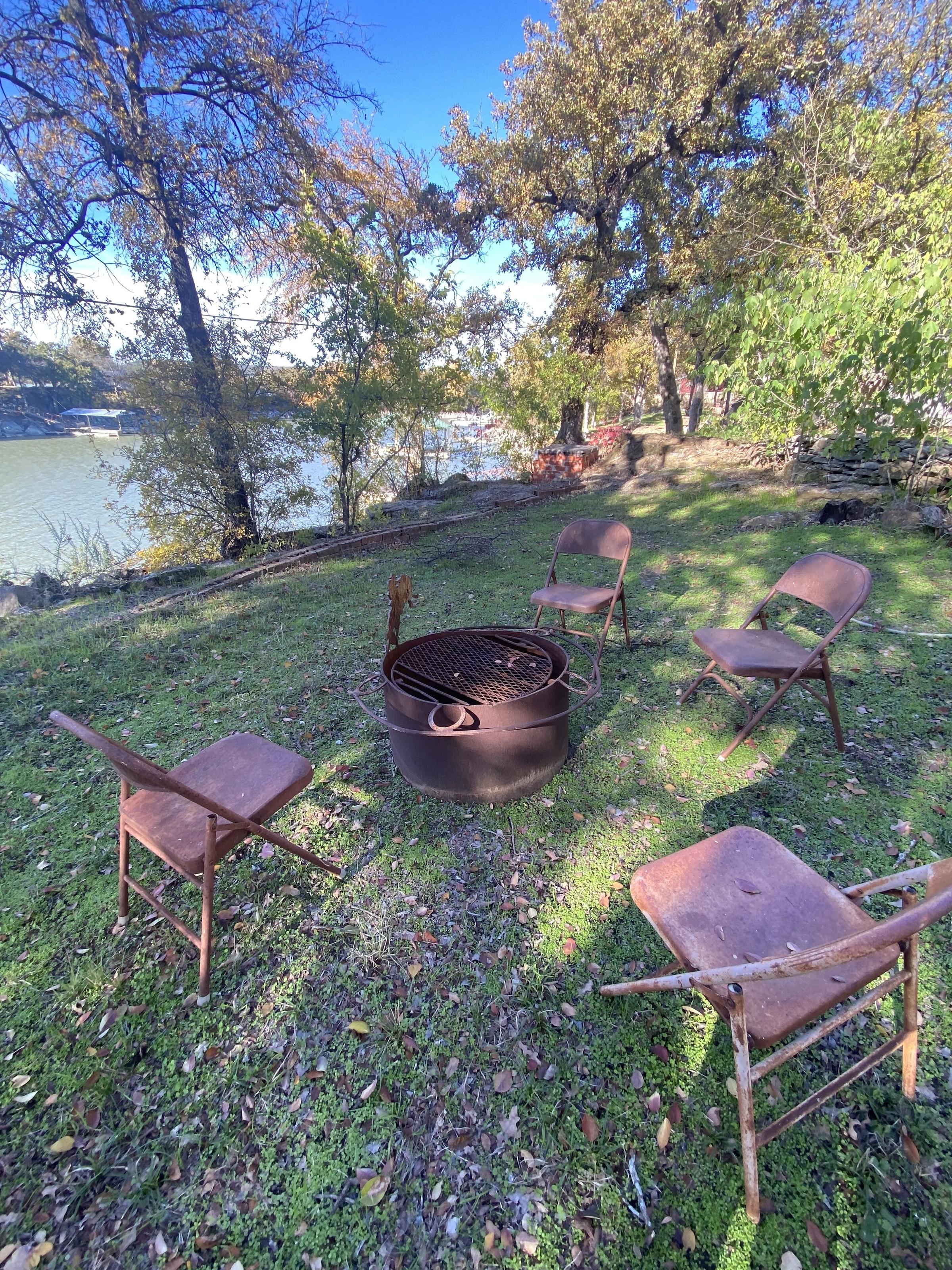 The Crappie House Pet Policy