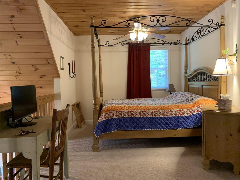 The Happy Place Pet Policy