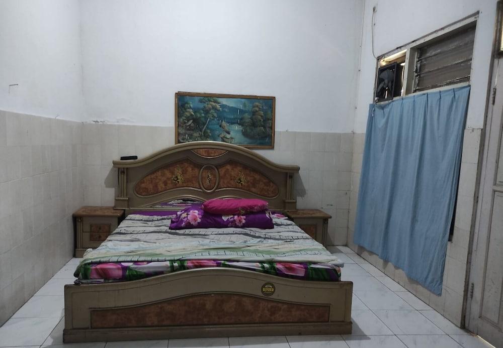 OYO 93159 Homestay Sehat Pet Policy