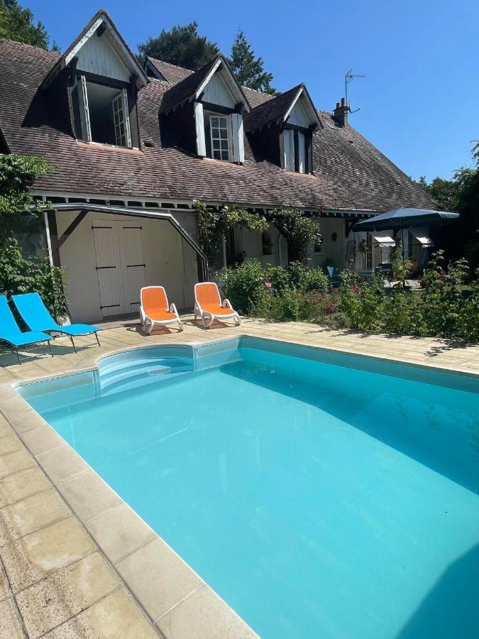 Chez Cyril et Vi Pet Policy