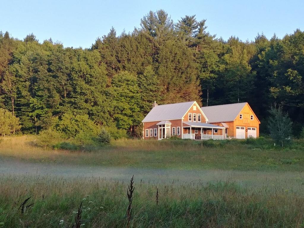 Pet Friendly Hotels in Rockingham, VT - BringFido