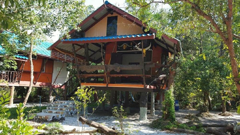 Big Boss Resort Pet Policy