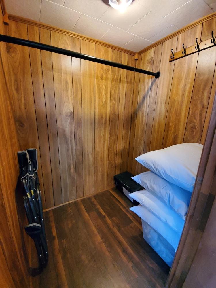 The Quack Shack Pet Policy