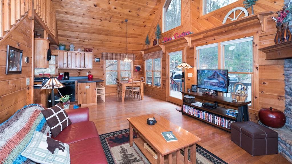 Red Apple Mountaintop Cabin Pet Policy
