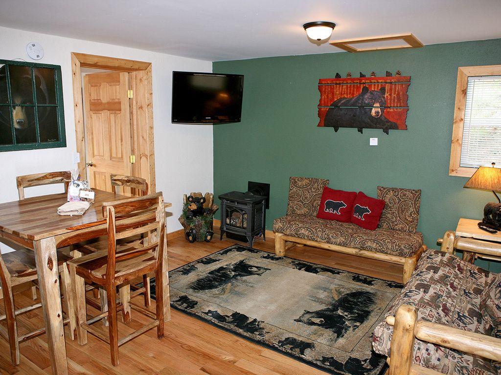 Lazy R Cottages #4 Pet Policy