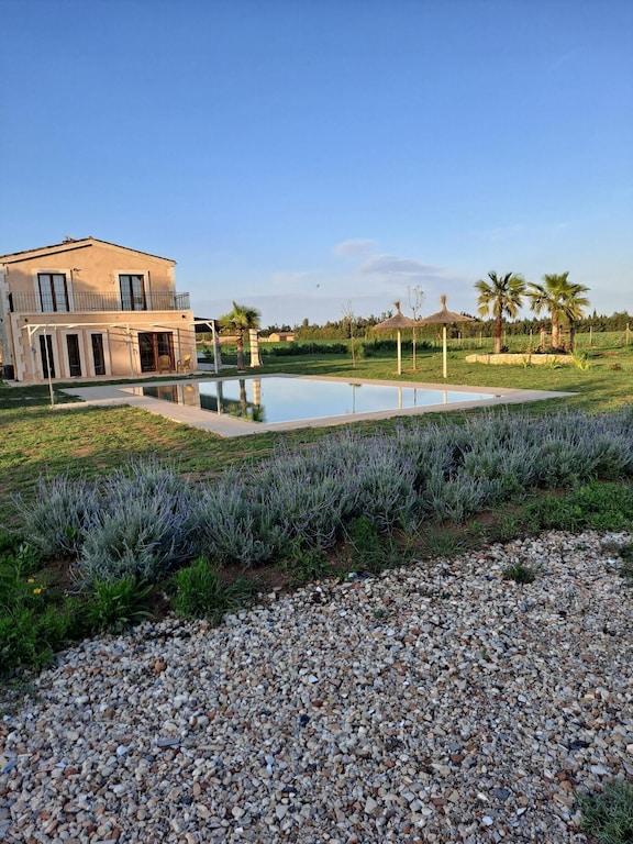 Quiet Country House with Infinity Pool Near Beach Pet Policy