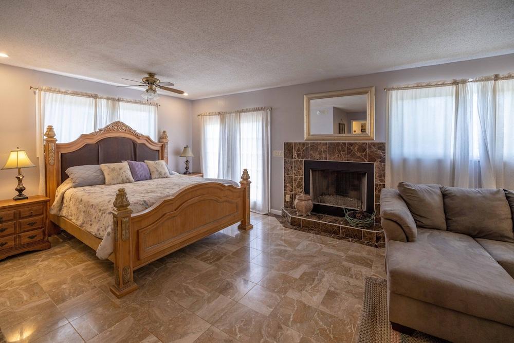 Persimmon Green Farmstead Pet Policy