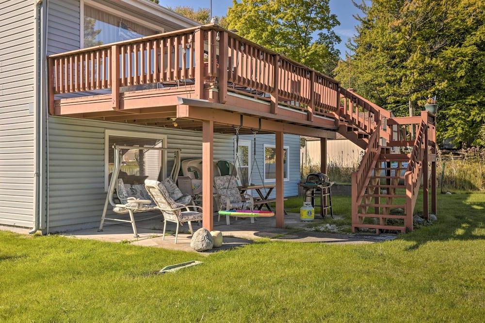 Hamlin Lake Home with Dock Pet Policy