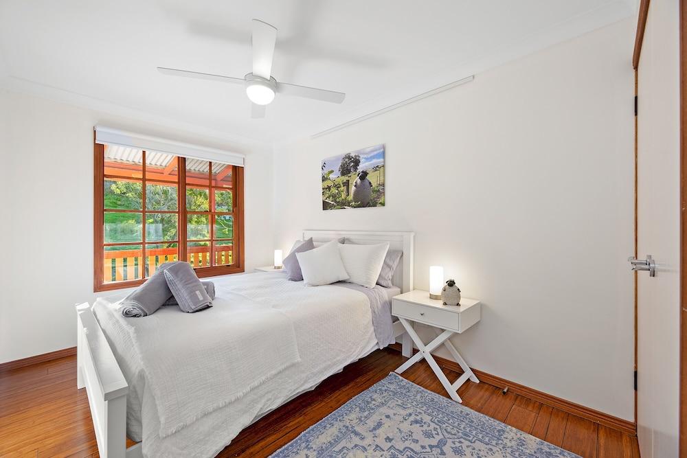 The Valley Farm Stay in Tilba Village Pet Policy