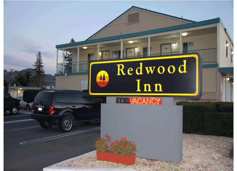 Redwood Inn Pet Policy