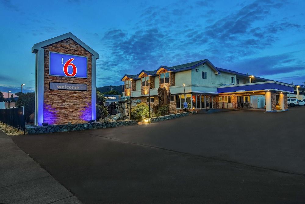 Motel 6 Ukiah CA - North Pet Policy