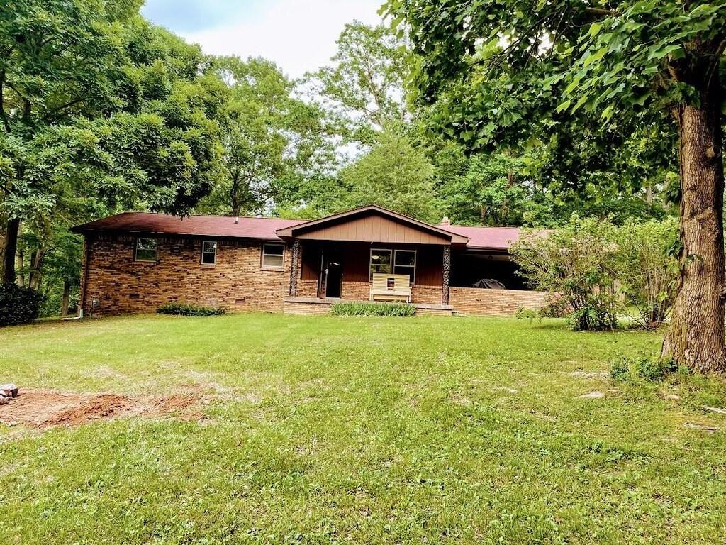 3BR Ranch Style House on 5 Acres Pet Policy