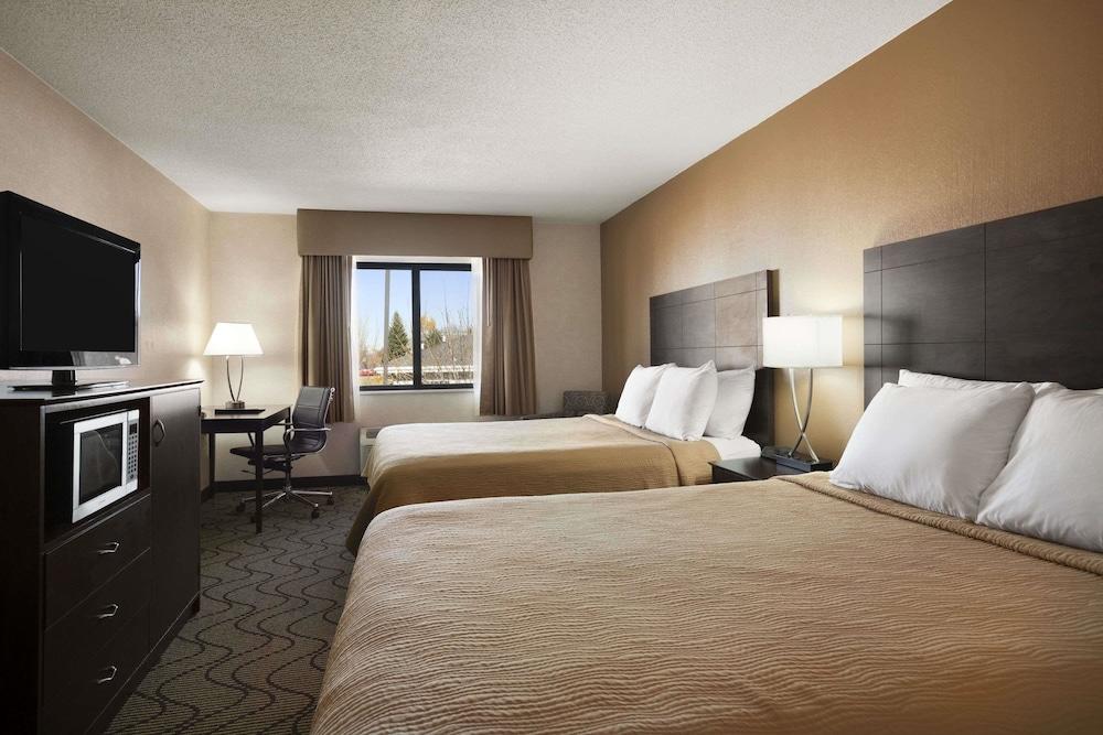 Days Inn by Wyndham Grand Forks Columbia Mall Pet Policy