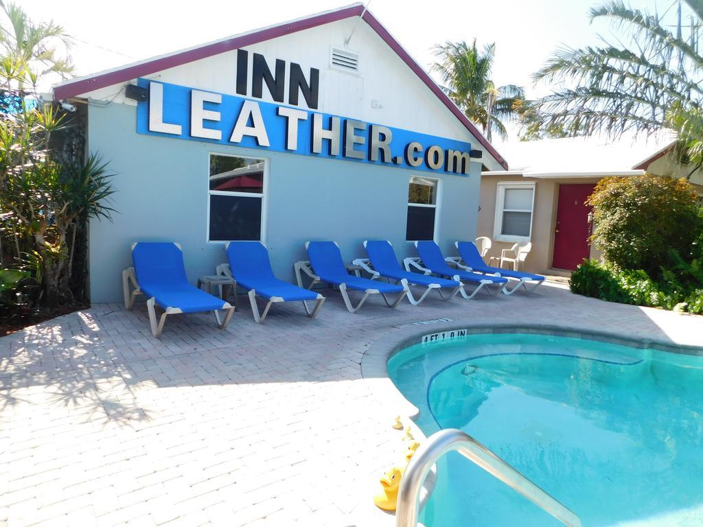 Inn Leather Guest House-Male Only Pet Policy