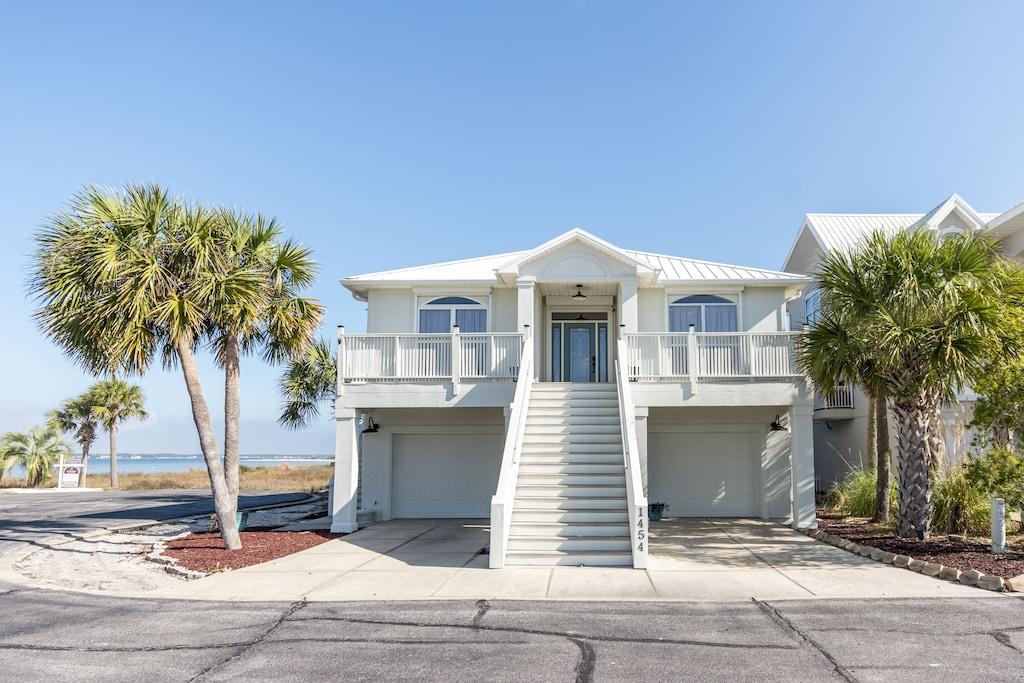 Soundside Private Home with Pool Near Beach Pet Policy