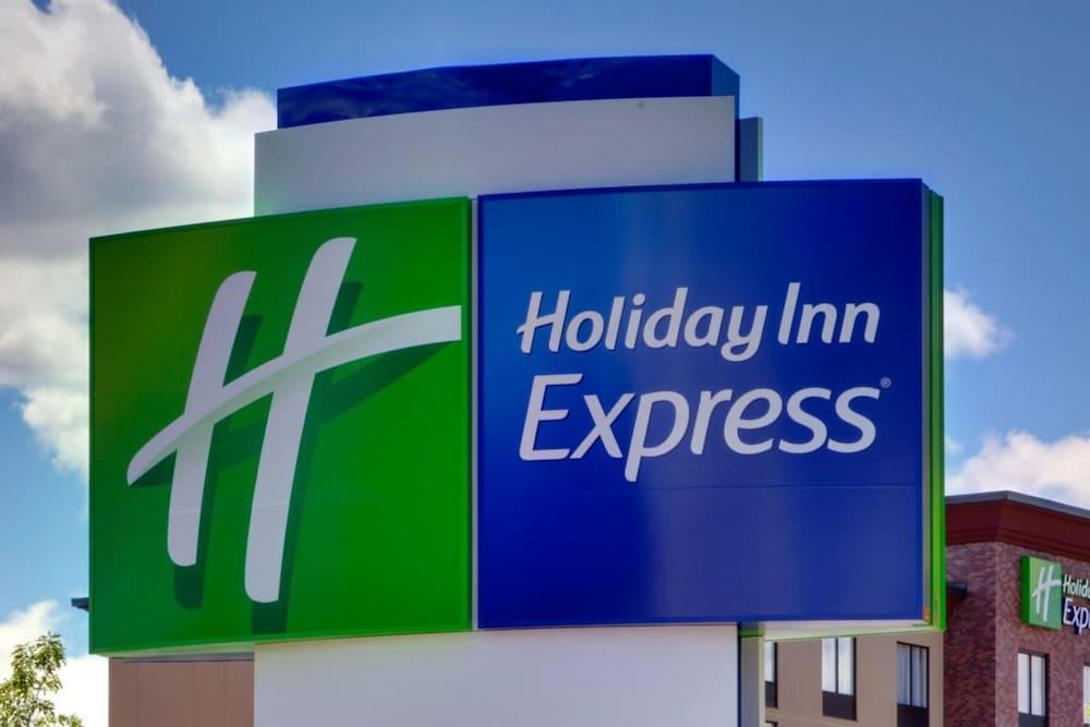 Holiday Inn Express Nanjing Riverside an IHG Hotel Pet Policy