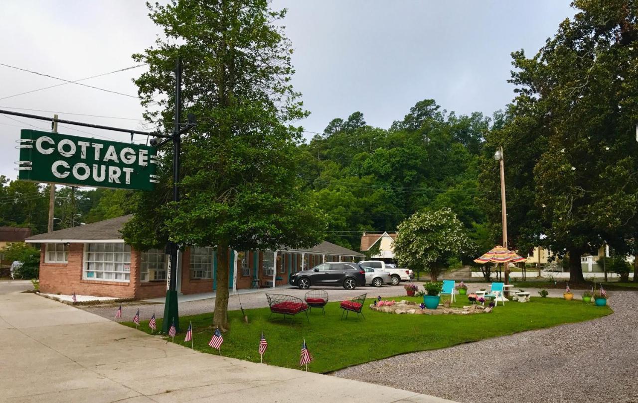 Dame Fortune's Cottage Court Pet Policy