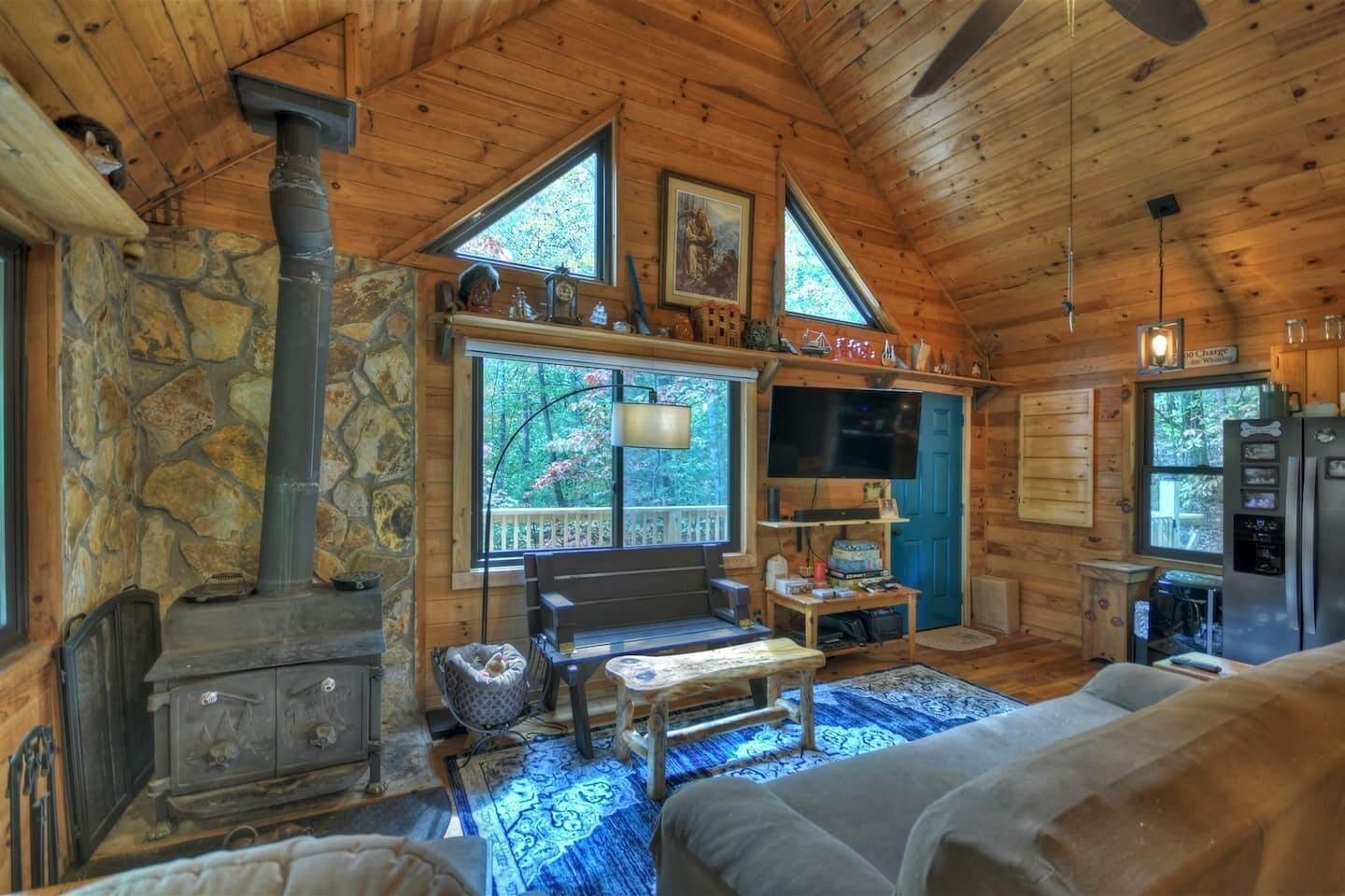 Fox Den Cabin in Mountains With Hot Tub & Fire Pit Pet Policy