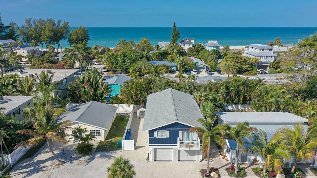 Sandy Toes Pet Policy