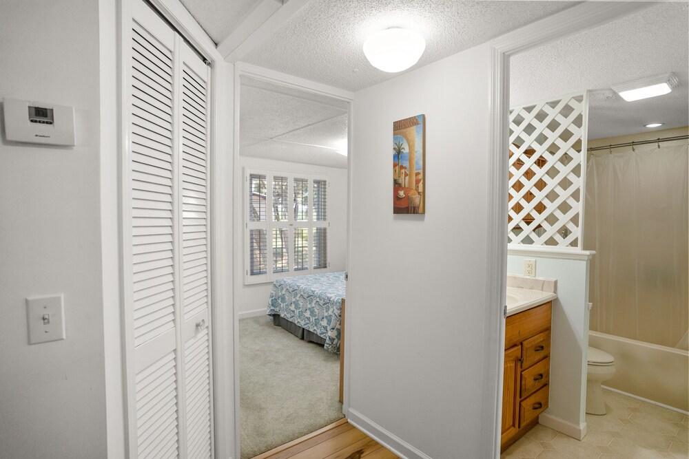 Lovely 3BR Cottage on Private Horse Island Pet Policy