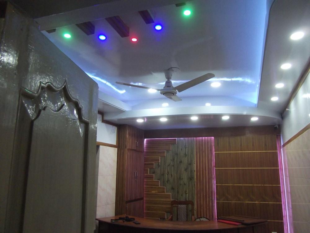 Azmiry Residential Hotel Pet Policy