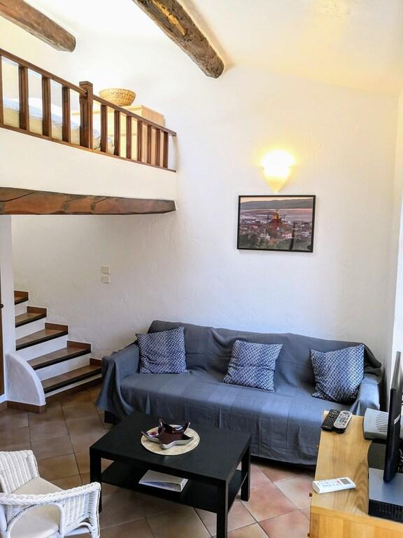 Spacious Split Level Studio in Old Antibes with AC Pet Policy