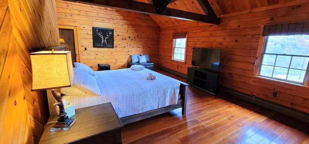 Mokoma Lake Lodge Pet Policy