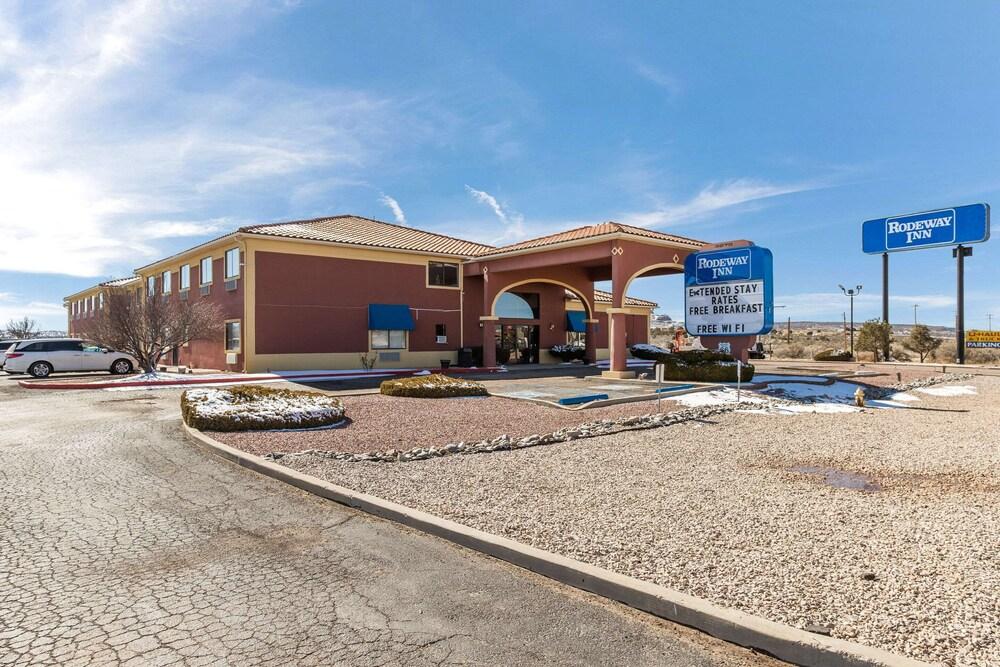 Rodeway Inn Pet Policy