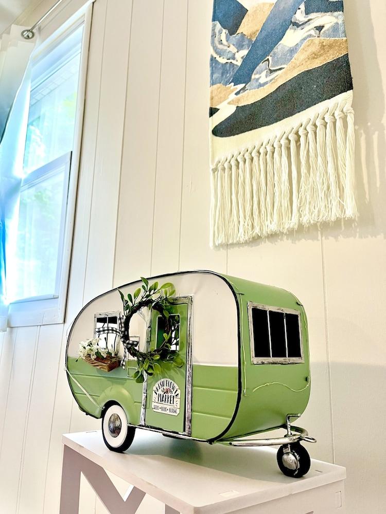 Fiddle Farm Pet Policy