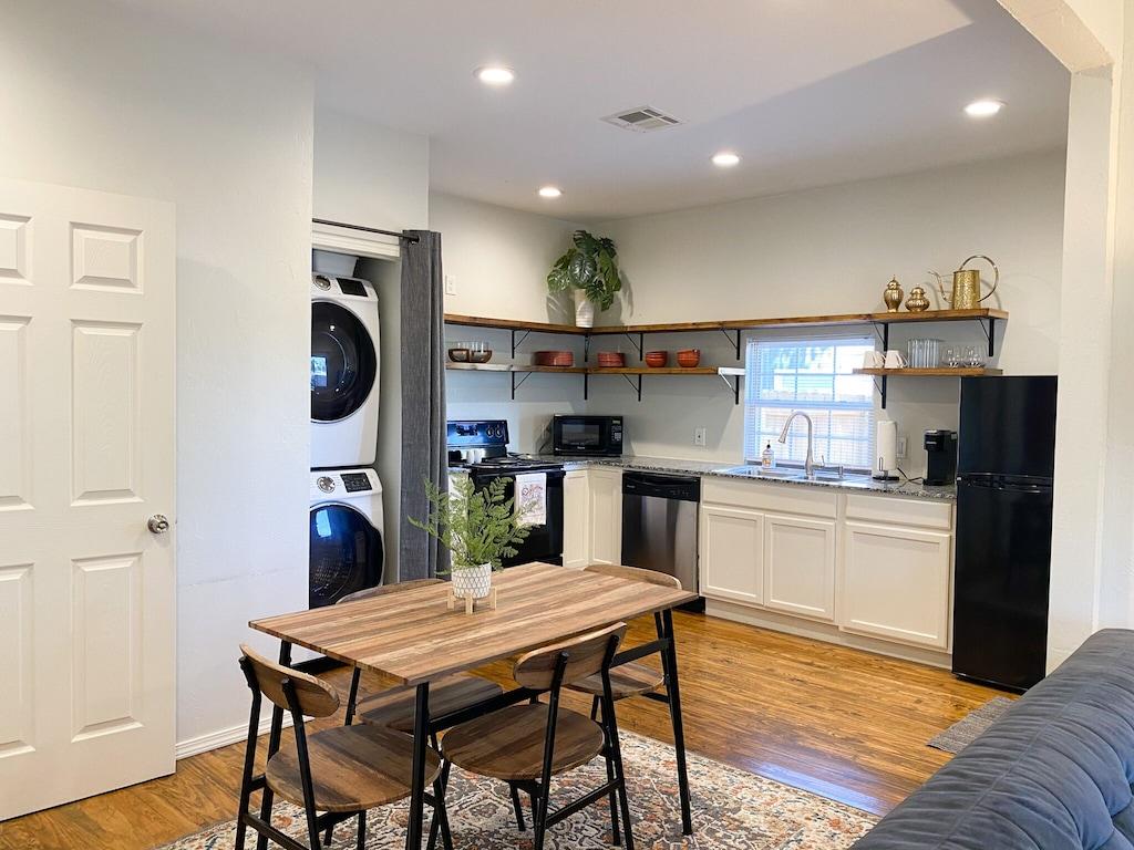 East Side Plaza House Pet Policy