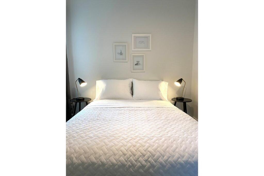 Downtown 3-Level Condo with Skyline Views (Unit E) Pet Policy