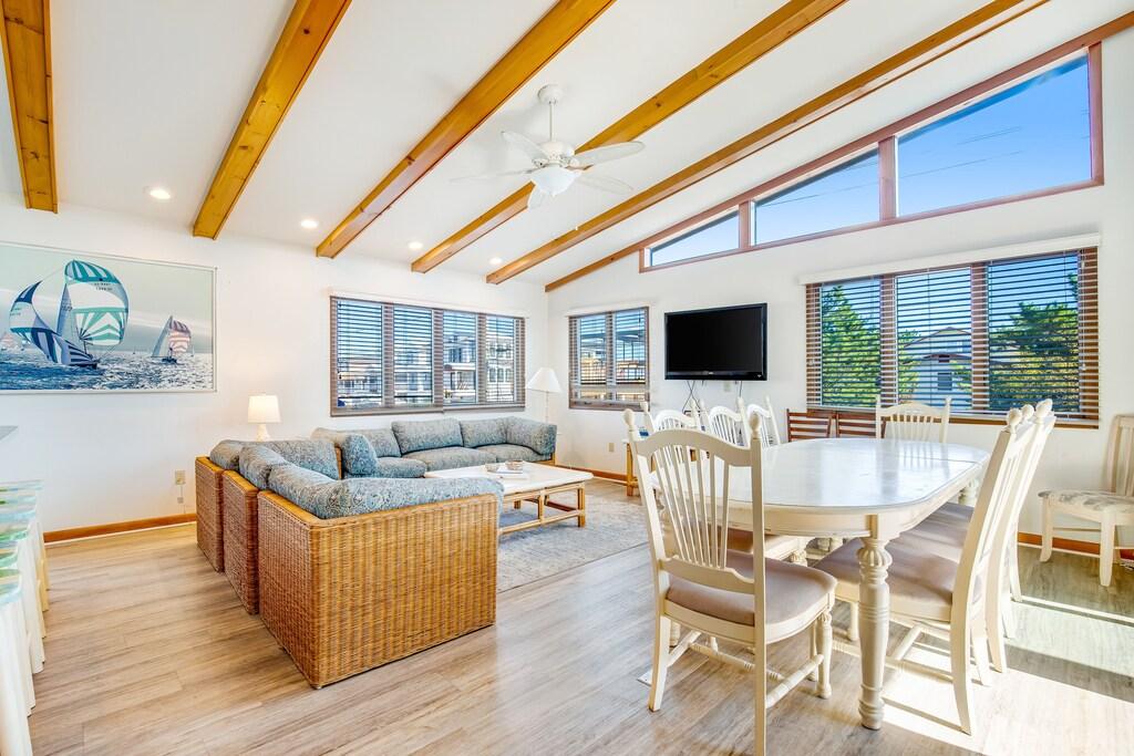 1310 Bunting Pet Policy