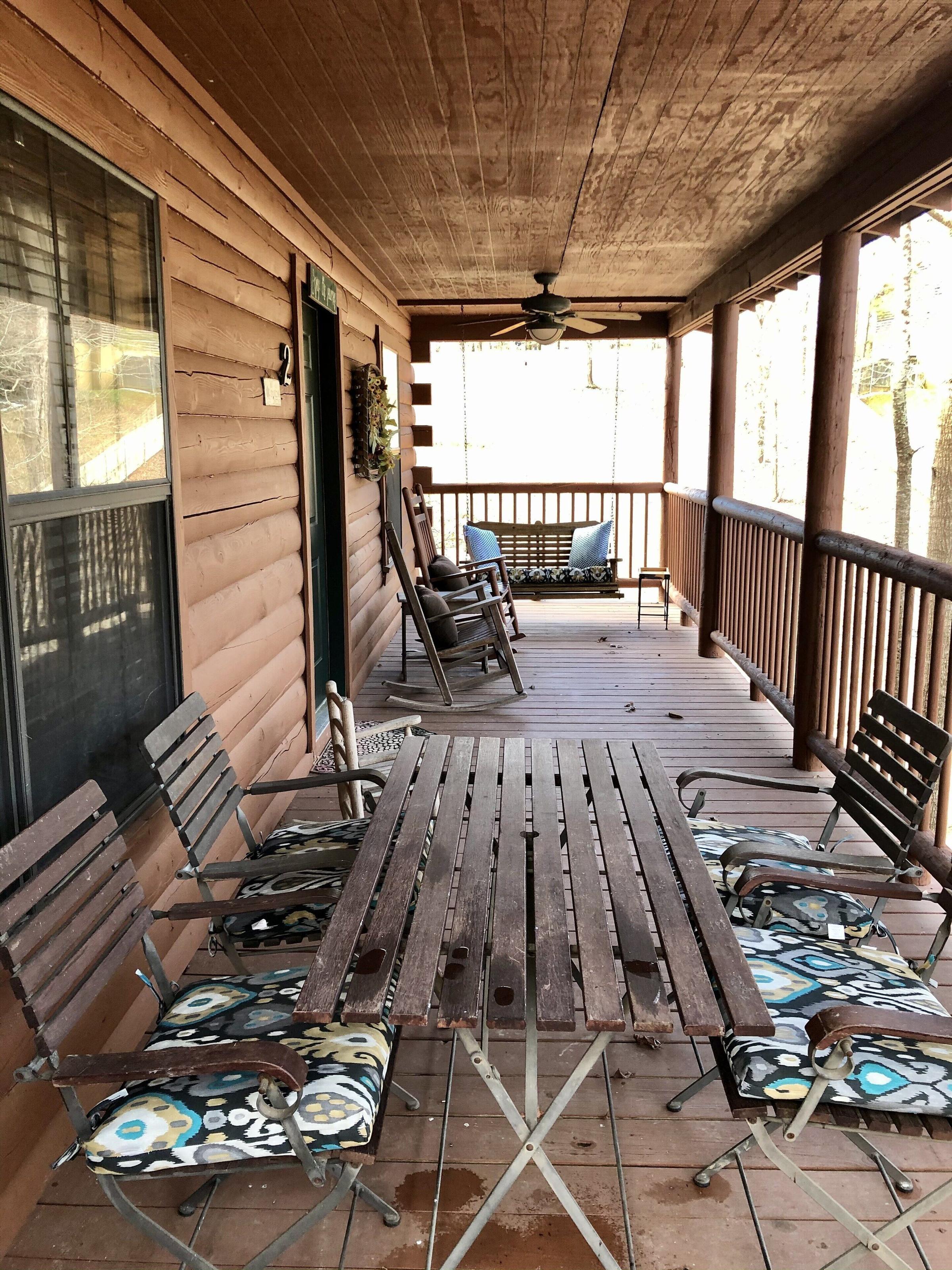Rustic 2BR Cabin with Fire Pit & Boat Ramp Pet Policy