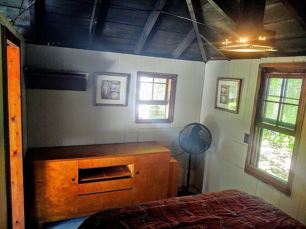 Little Middle Perfect for 2 Pet Policy