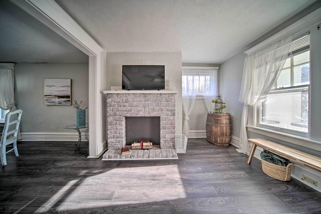 Historic Home Near Lake Erie & Zoo Pet Policy