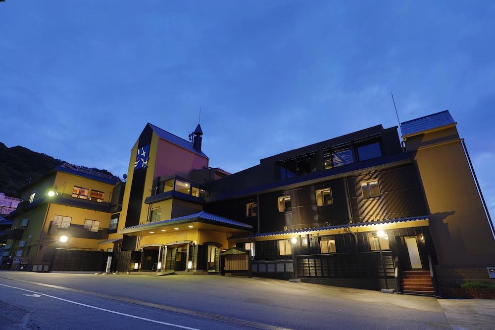 Hotel Isaba Pet Policy