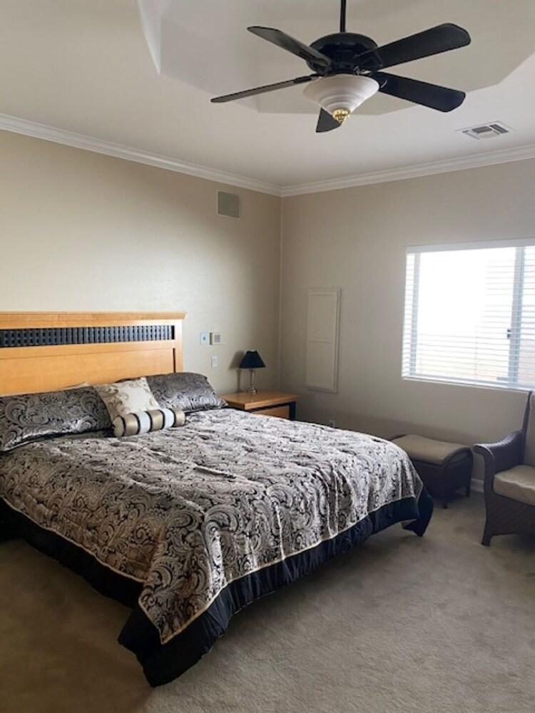 Moovalya Keys with 50' Boat Dock Pet Policy