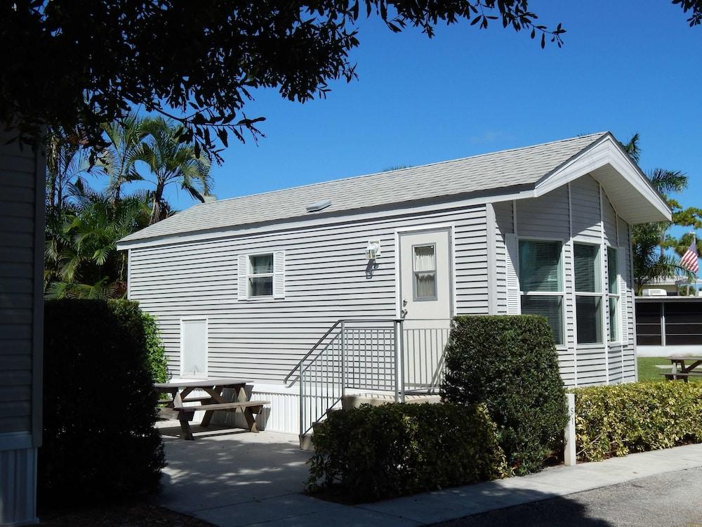 Road Runner Travel Resort - Caravan Park Pet Policy