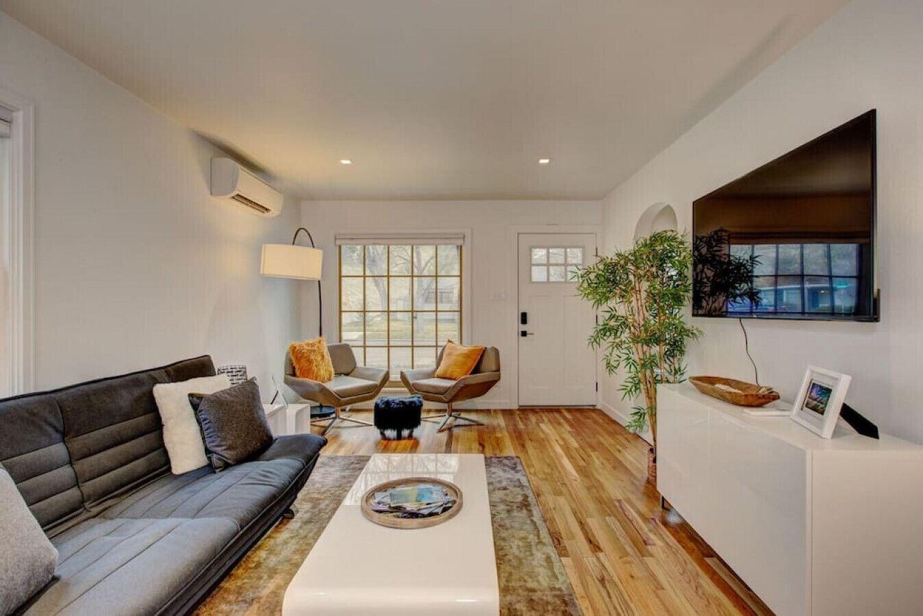 Modern & Sheik 1BR Hyde Park with Parking Pet Policy