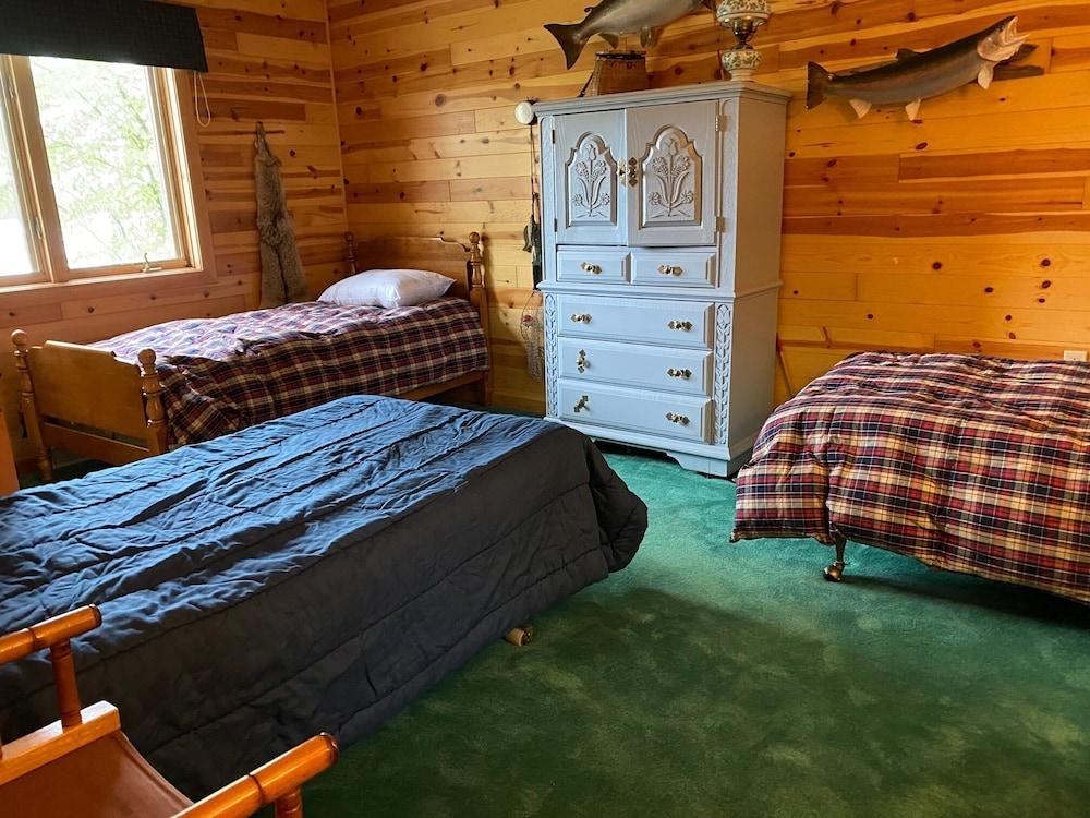 Munger Lake Property Pet Policy