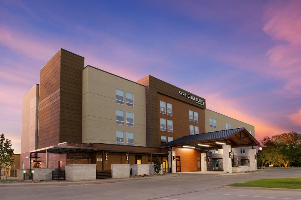 SpringHill Suites by Marriott Lindale Pet Policy