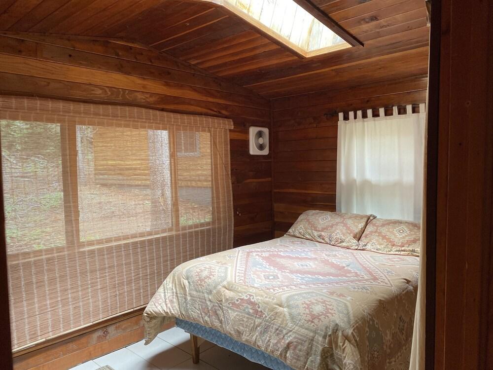 Rustic Lyons Cabin Pet Policy