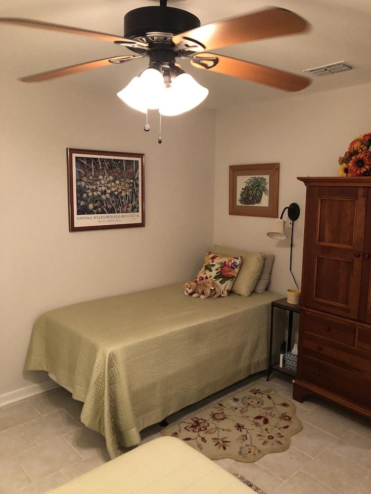 Hilltop Windmill Farm Pet Policy